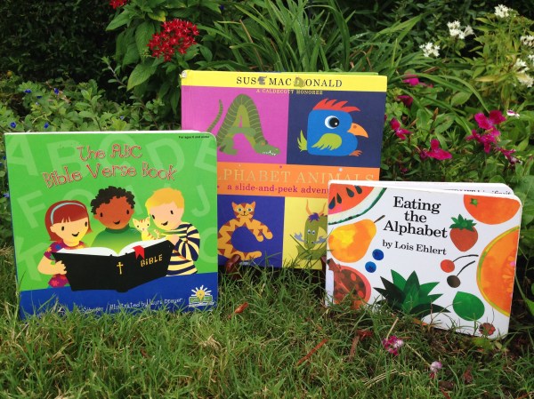 Kidsbook Clip: 12 Titles for Teaching Colors and ABCs | kidsbook friends